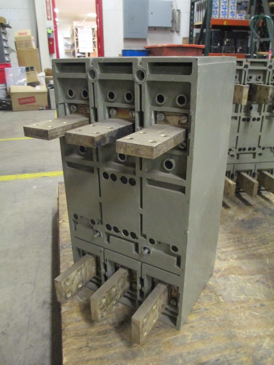 FPE NP631120 Circuit Breaker 2000 Amp Frame 1200 Amp Rated 600 VAC ...