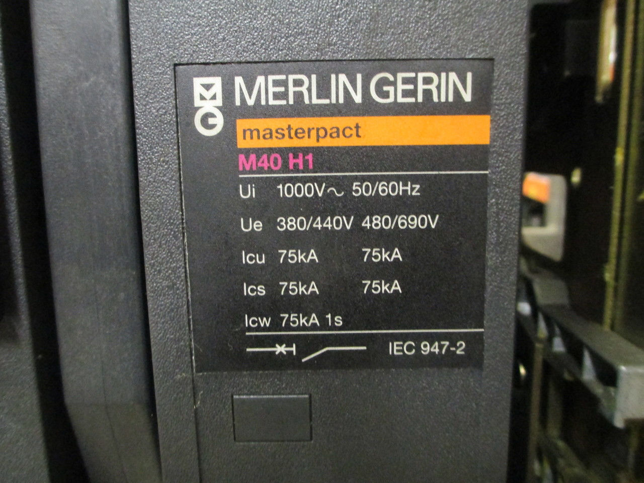 Merlin-Gerin Masterpact M40H1 Circuit Breaker 4000 Amp 600 VAC M/O D/O ...