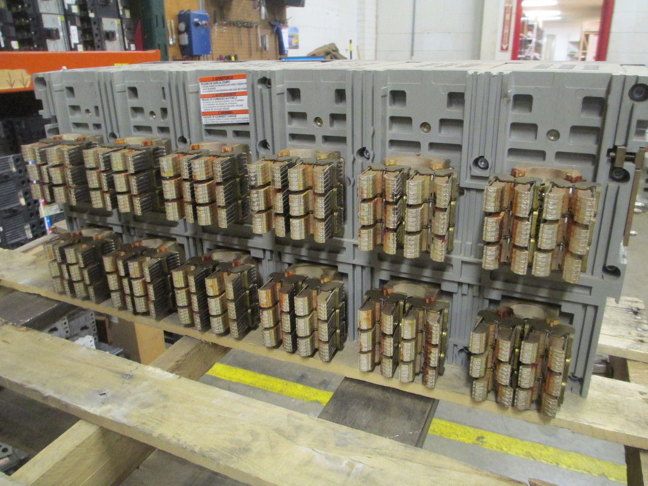 Square D Masterpact NW40H2 Circuit Breaker 4000 Amp 600 VAC E/O D/O ...