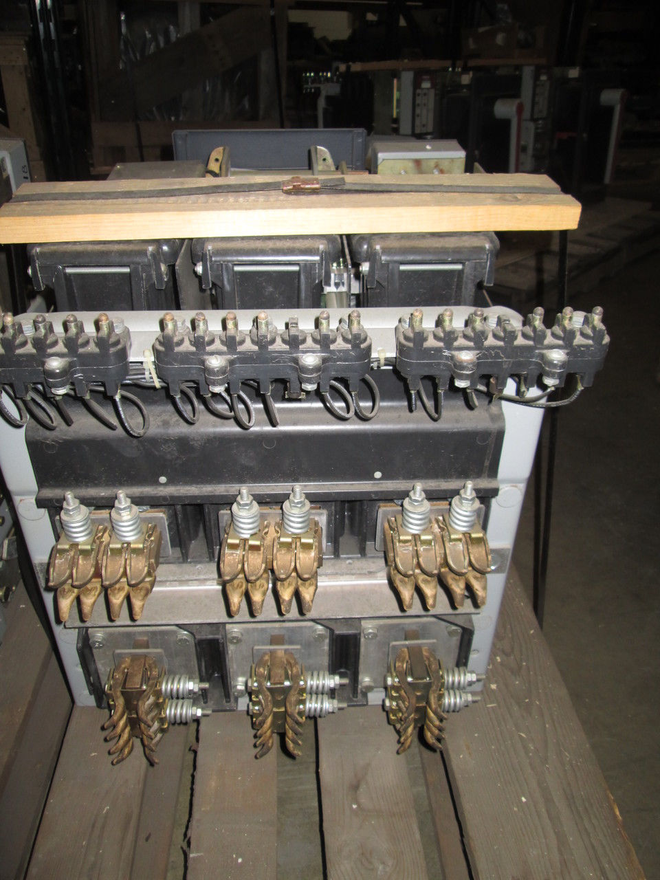 AKR-6D-50 GE 1600A Frame 1200A Rated 600V MO/DO Air Breaker LSI | Used ...