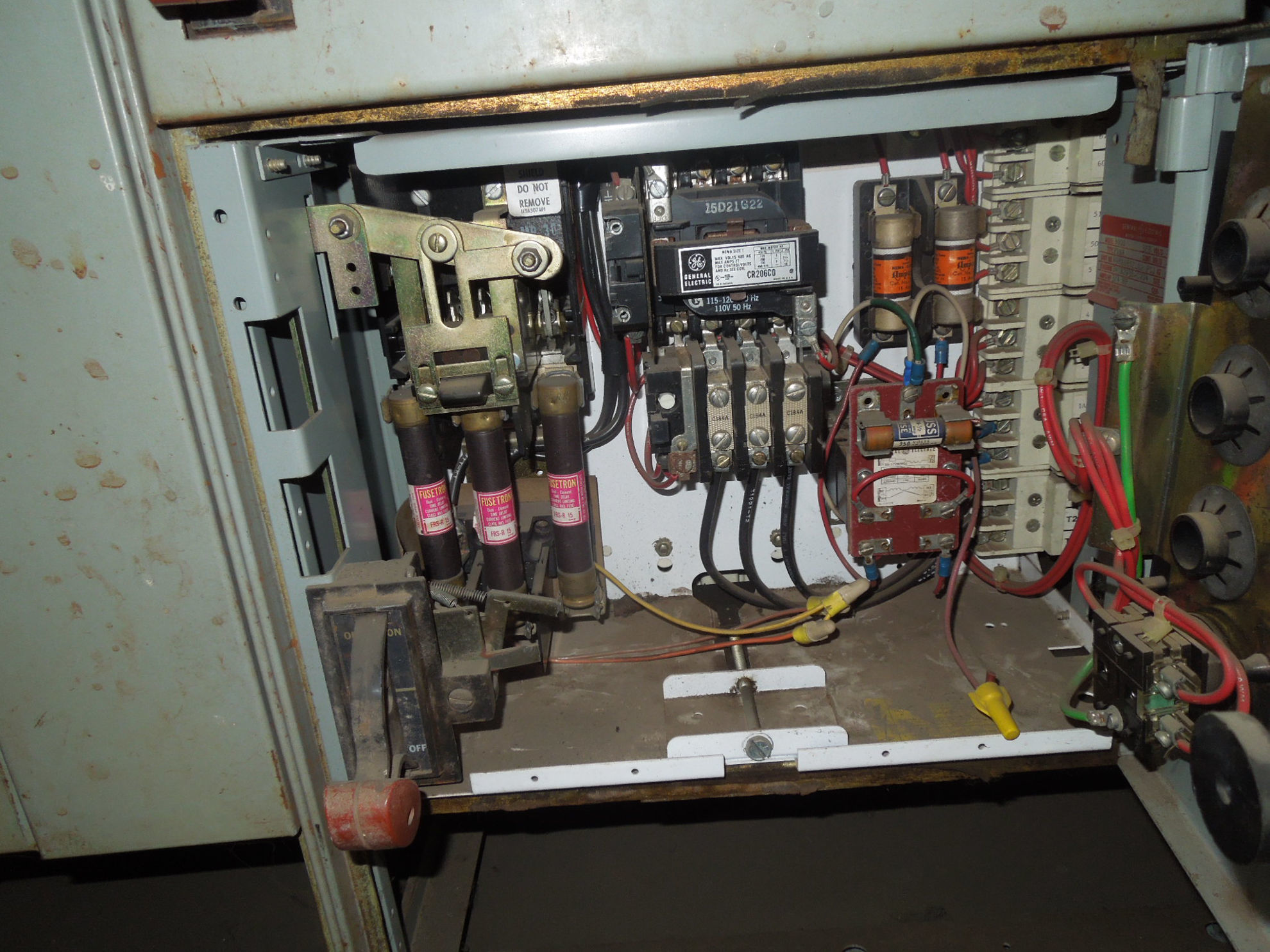 GE 8000 Line MCC 600 Amp MLO 480Y/277 Volt R&G | Used & Refurbished ...