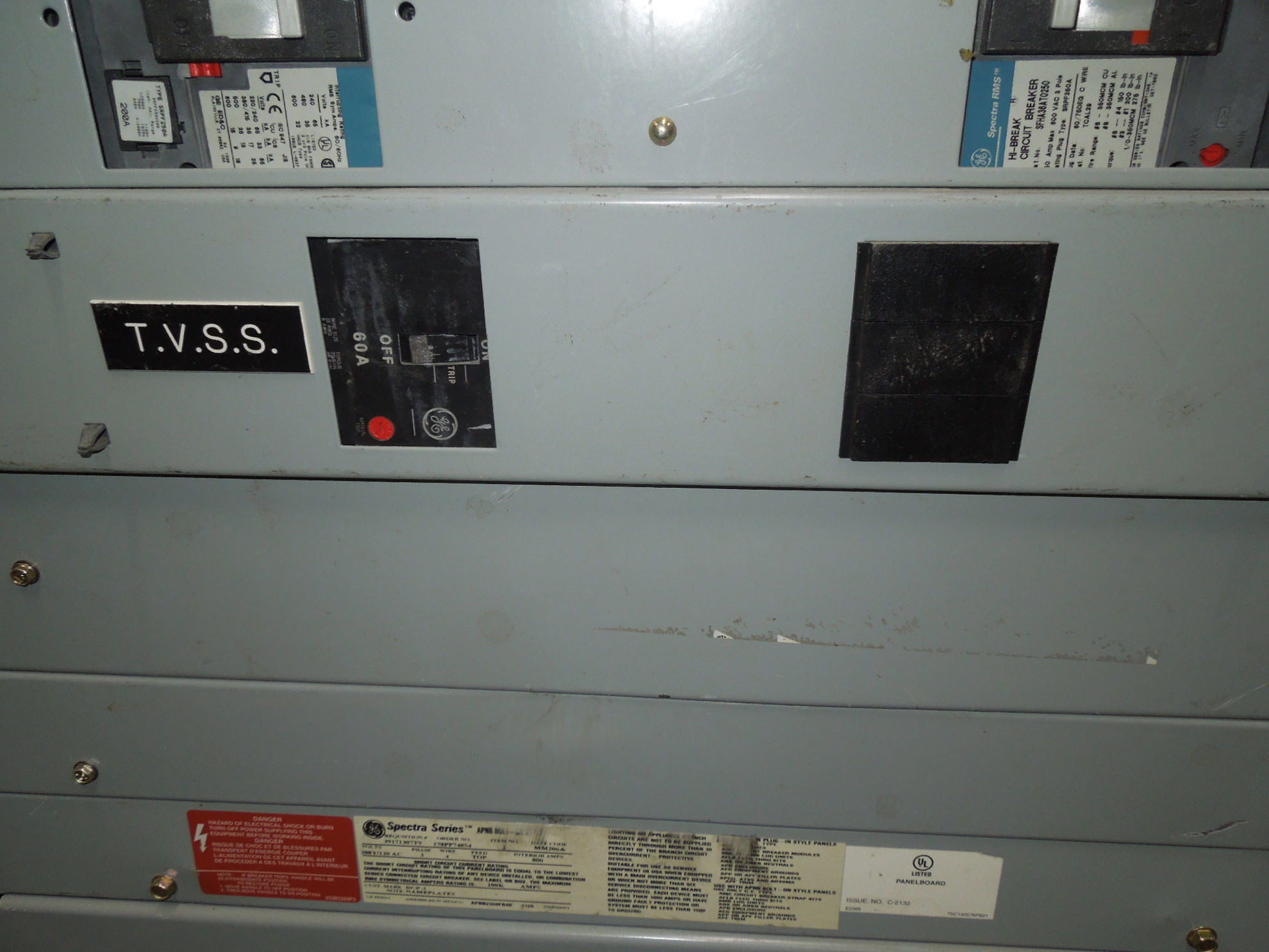 GE Spectra Series Panelboard 800 Amp SKHA36AT0800 Main 208Y/120V NEMA 1 ...