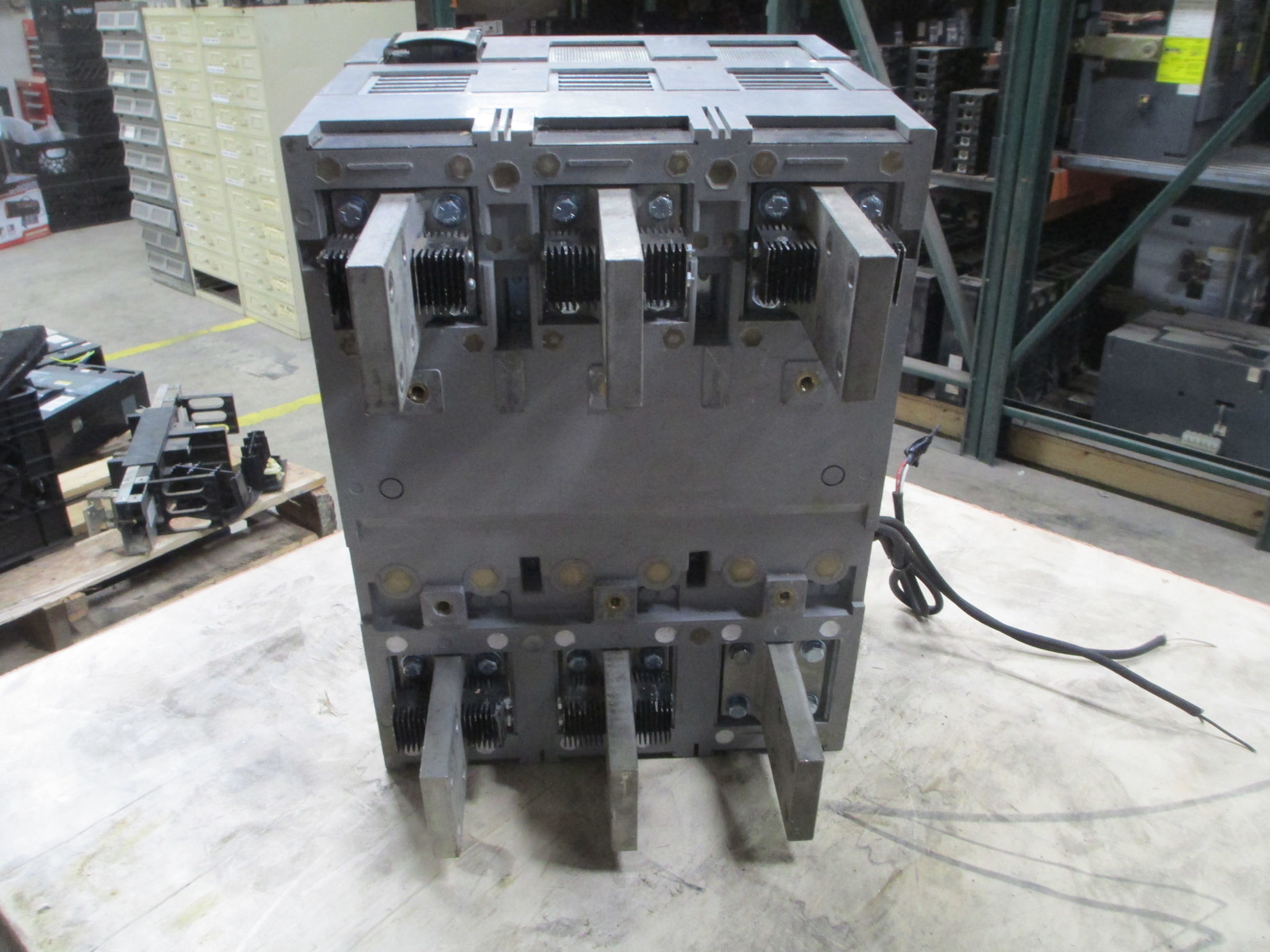 GE Power Break Circuit Breaker TPVVF7625E1 2500A 600 VAC F/M E/O | Used ...