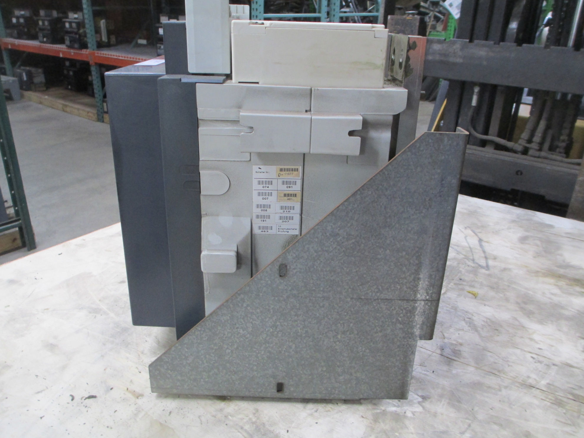 Siemens 3WN6 Circuit Breaker 2000A 500/690 VAC E/O F/M | Used ...