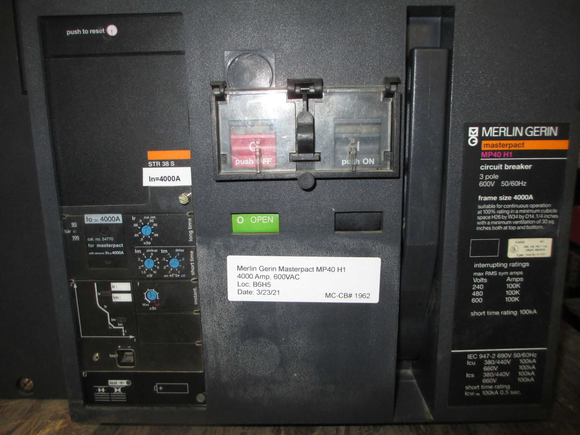 Merlin Gerin MasterPact MP40H1 Circuit Breaker 4000A 600 VAC M/O D/O ...