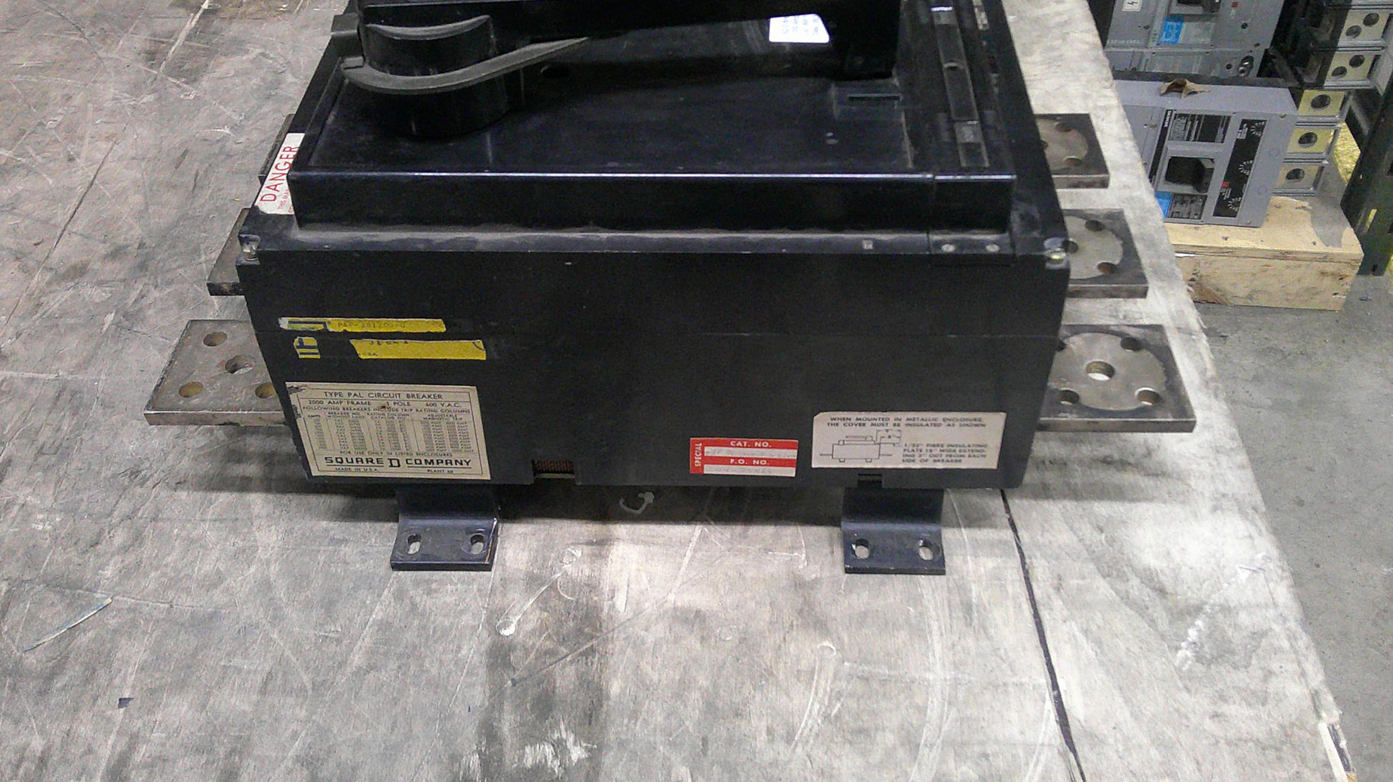 Square D PAF361200G Circuit Breaker 1200 Amp 600 Volt AC M/O F/M | Used ...