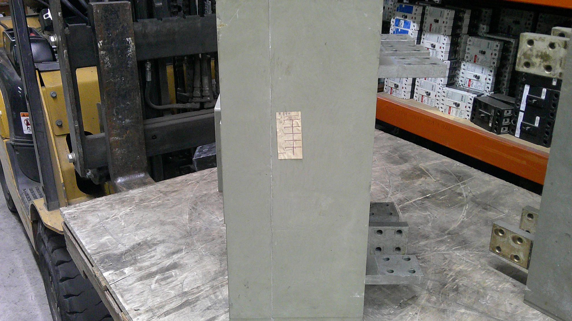 FPE NP632000 Circuit Breaker 2500 Amp 600 Volt AC M/O F/M | Used ...