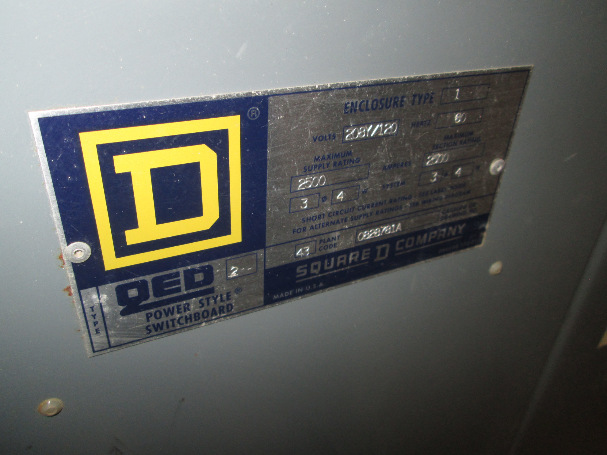 Square D QED Power Style Switchboard BP0322250 | 2500 Amp Fusible Main ...