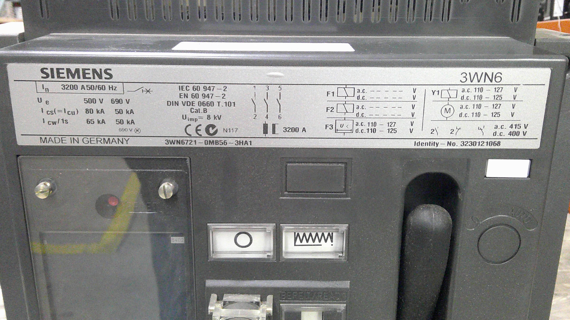 Siemens 3WN6 Circuit Breaker 3200 Amp 600 Volt AC M/O F/M Surplus ...
