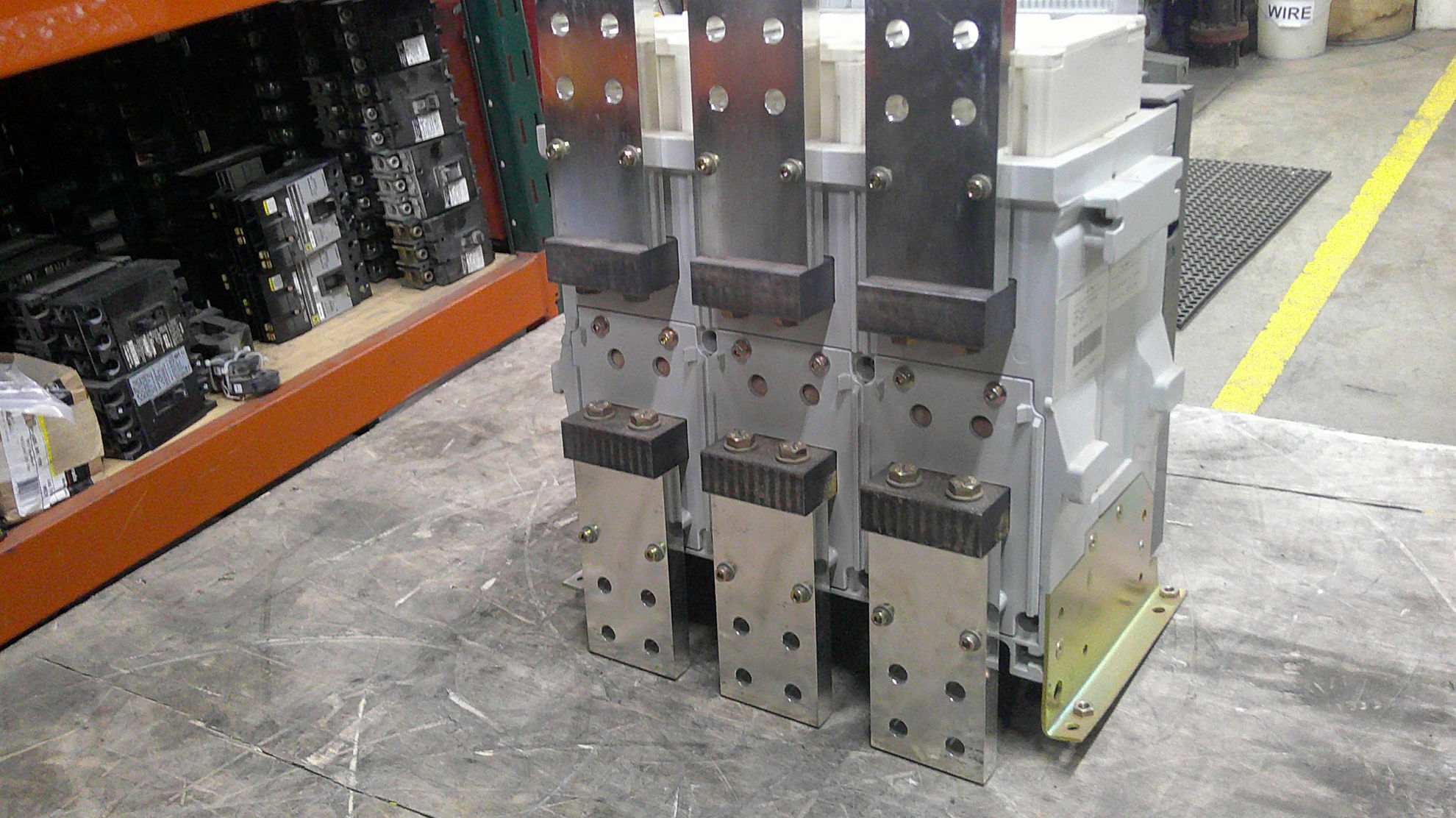 Siemens 3WN6 Circuit Breaker 3200 Amp 600 Volt AC M/O F/M Surplus ...