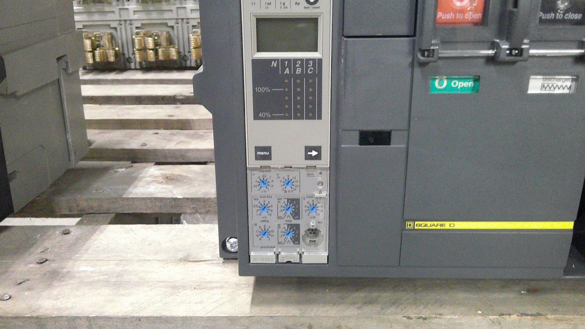 Square D MasterPact NW16H2 Circuit Breaker 1600 Amp 600 Volt AC M/O D/O ...