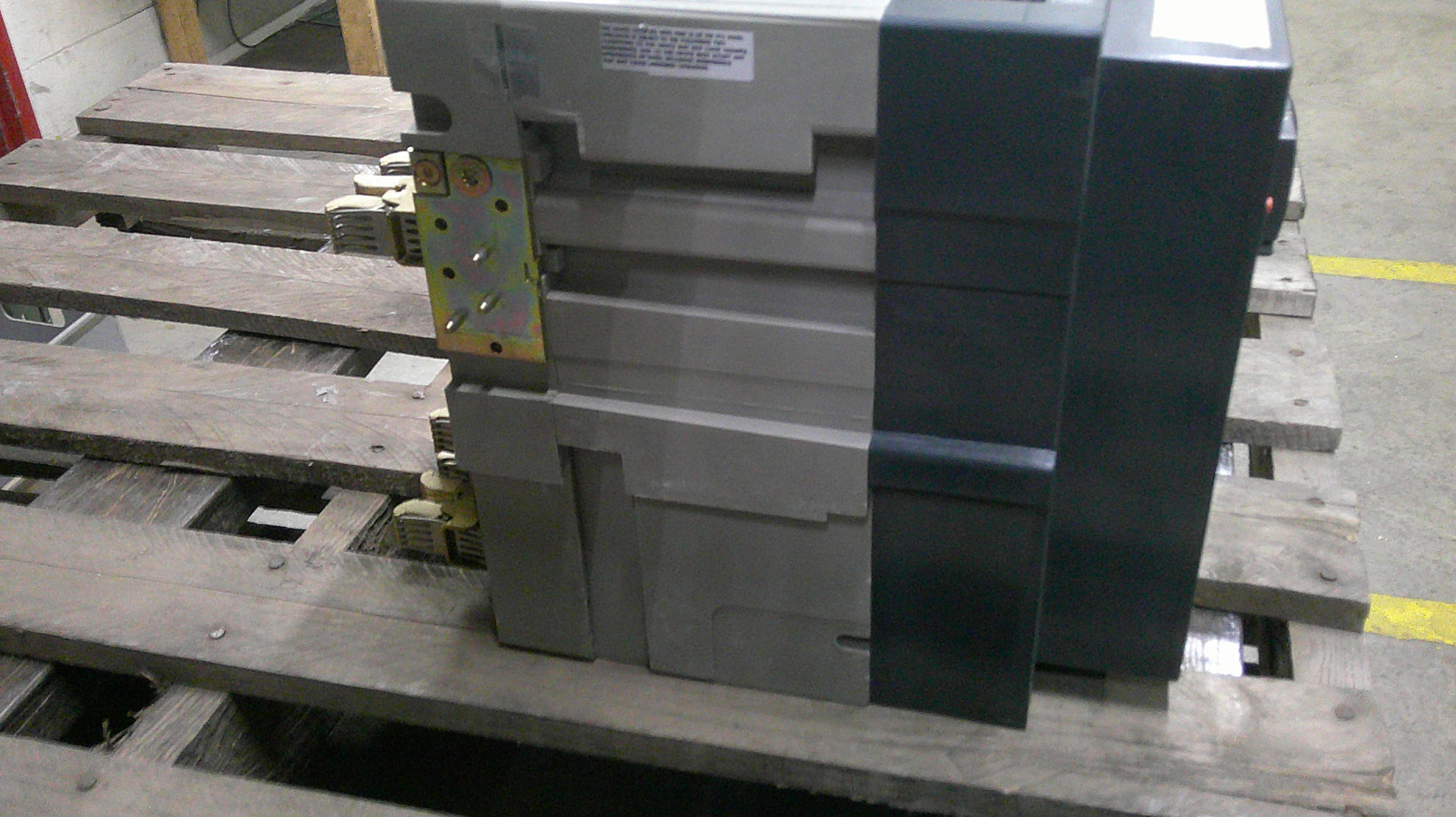 Square D MasterPact NW16H2 Circuit Breaker 1600 Amp 600 Volt AC M/O D/O ...