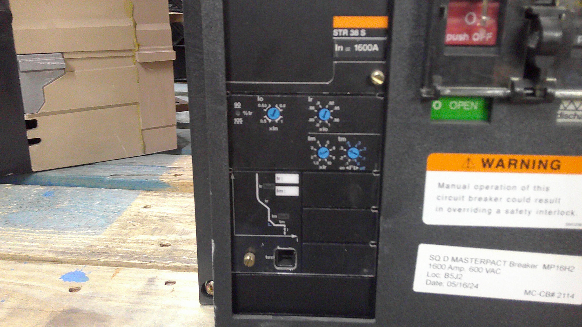 Square D MasterPact MP16H2 Circuit Breaker 1600 Amp 600 Volt AC E/O D/O ...