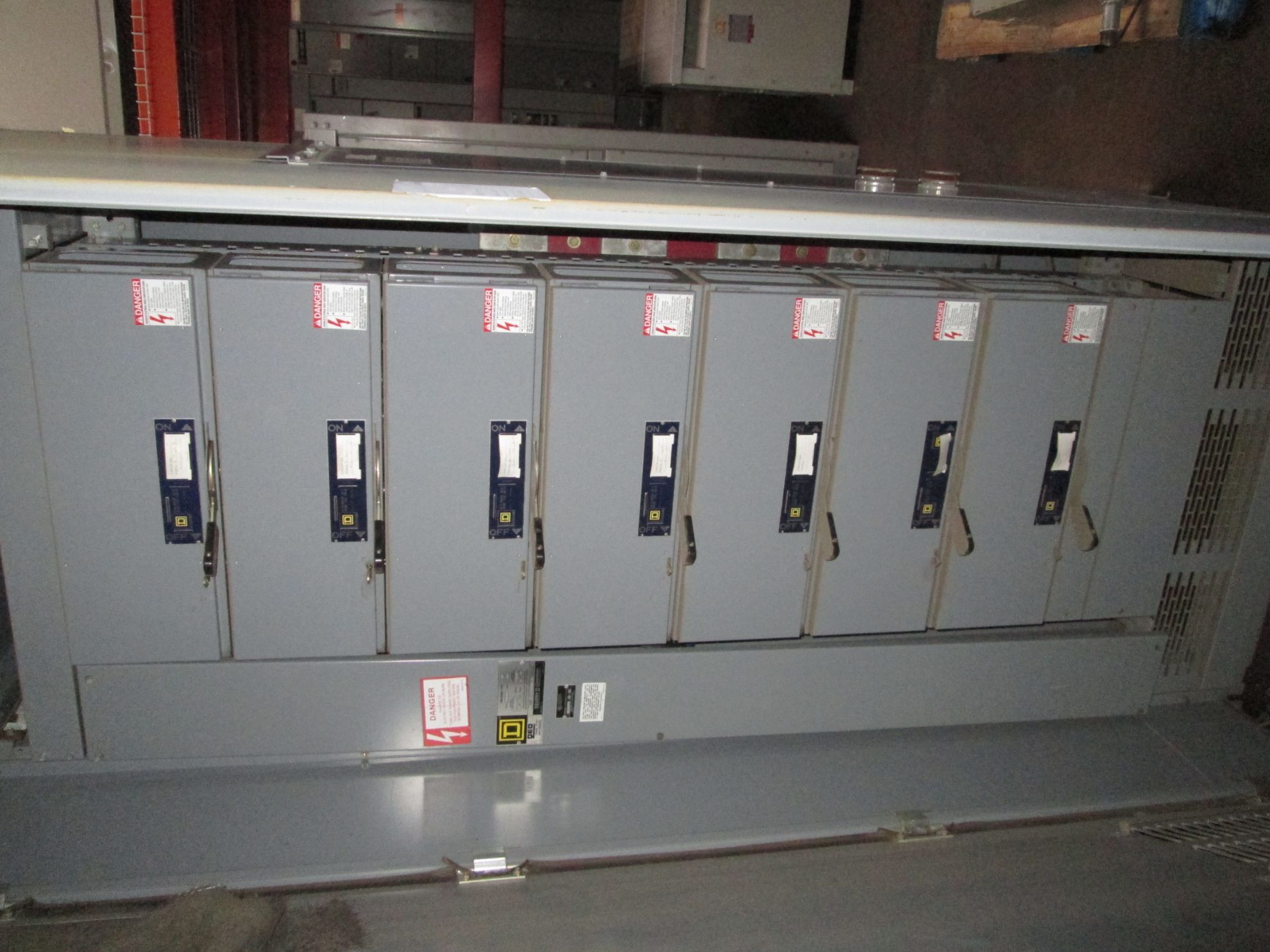 Square D QED Power Style Switchboard BP3212I | 1200 Amp Fusible Main ...
