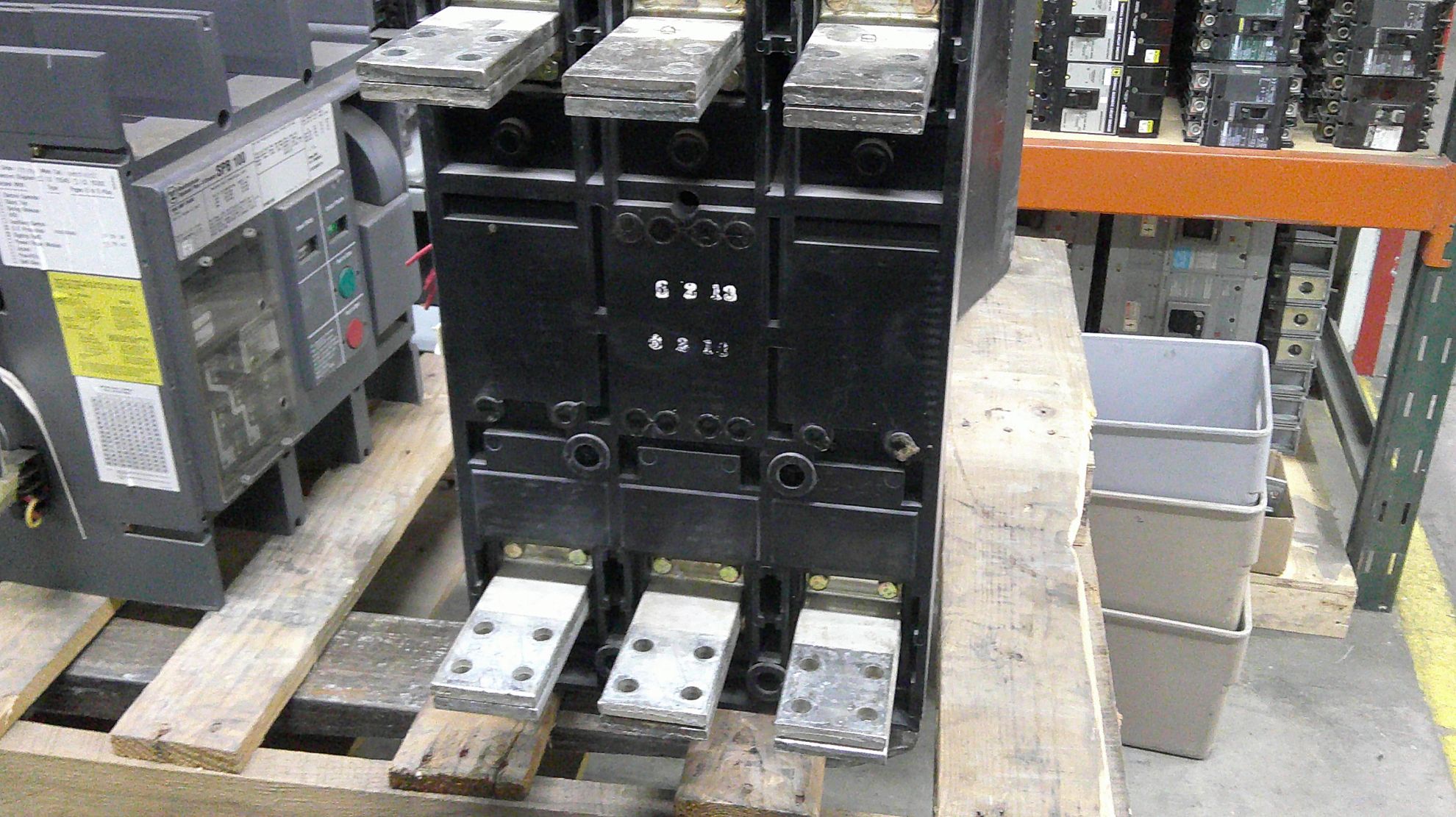 Westinghouse PB2000 Circuit Breaker 2000 Amp 600 Volt AC M/O F/M | Used ...