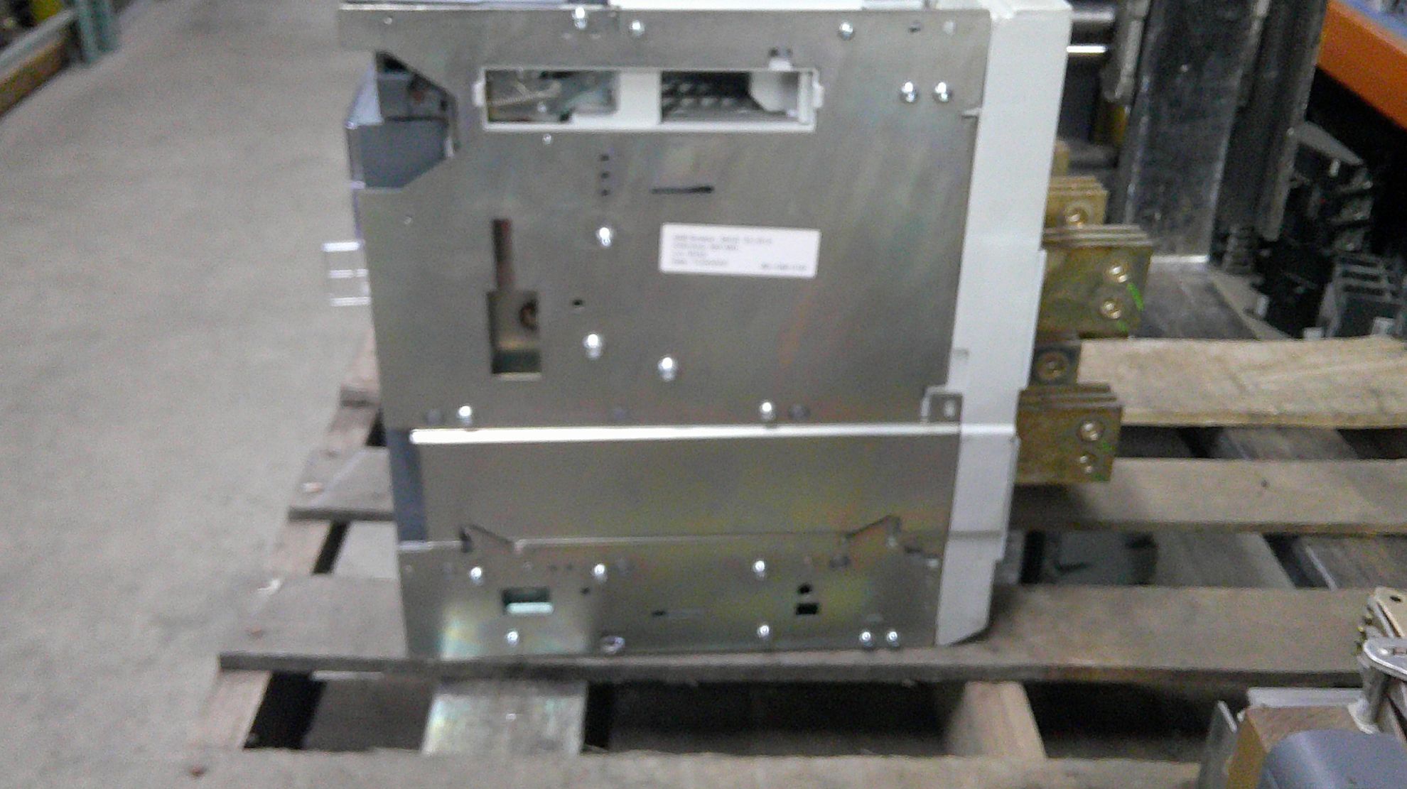 ABB SACE E2.2S-A Circuit Breaker 2000 Amp 600 Volt AC E/O D/O | Used ...