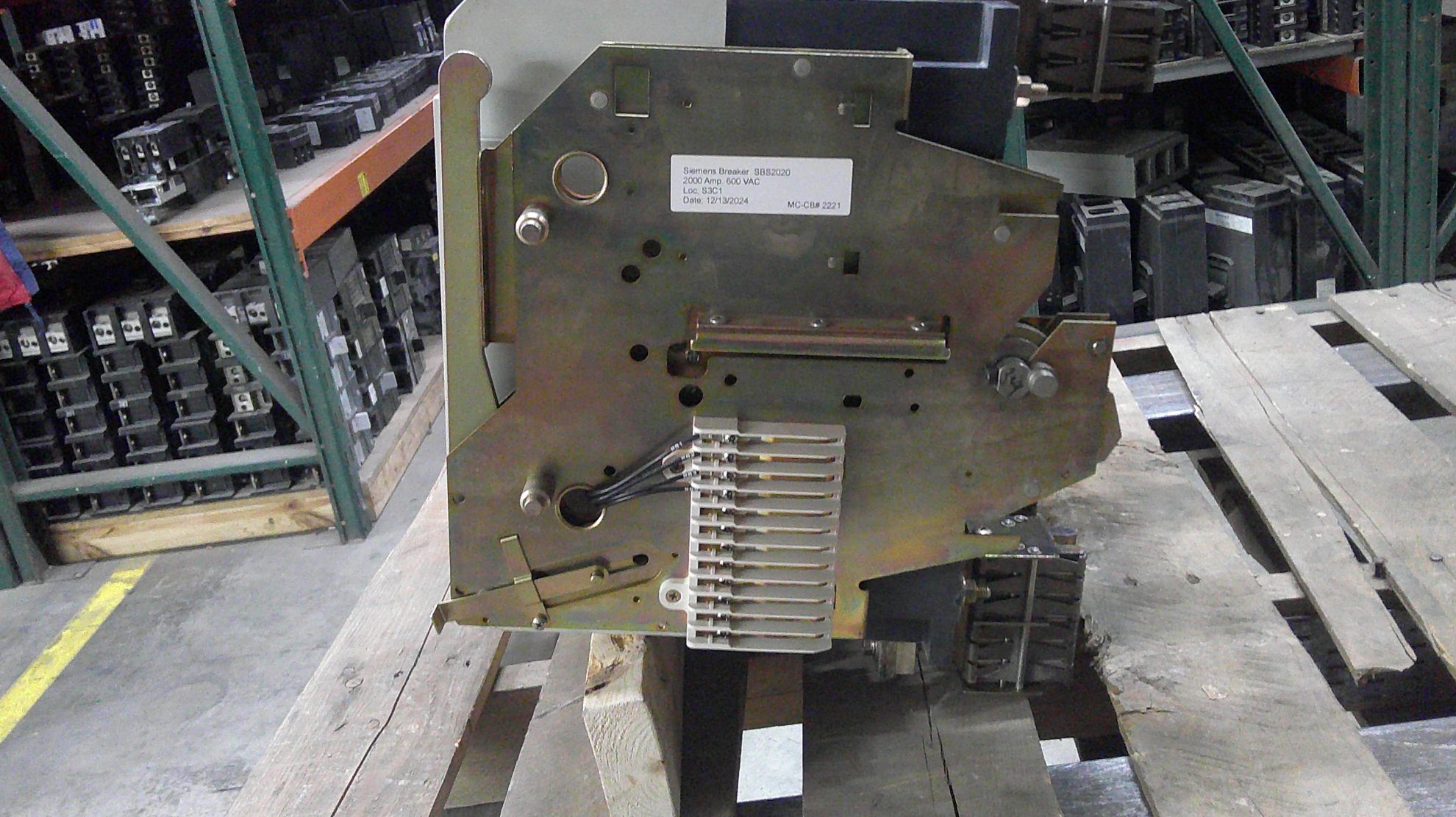 Siemens SBS2020 Circuit Breaker 2000 Amp 600 Volt AC M/O D/O | Used ...