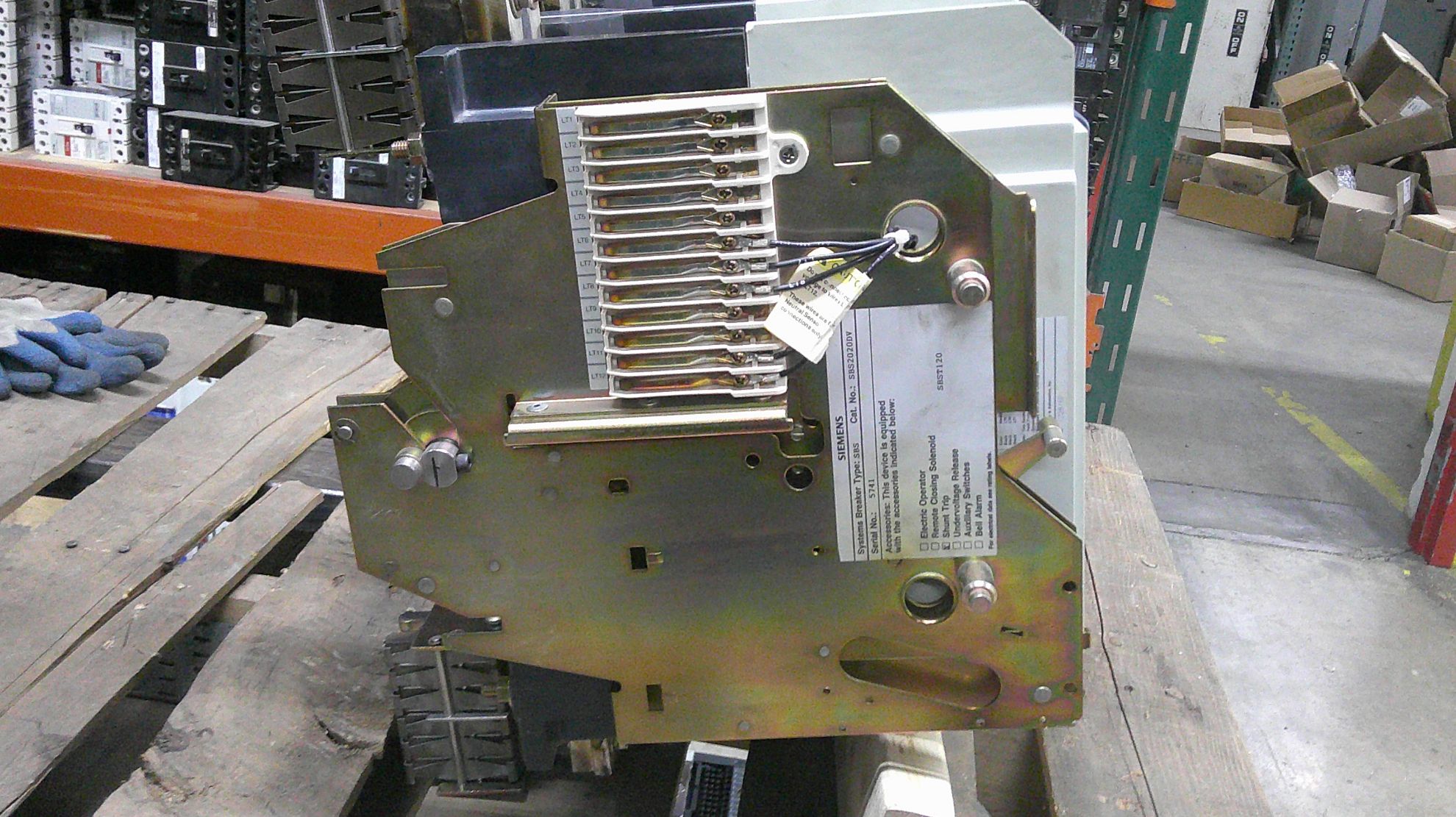 Siemens SBS2020 Circuit Breaker 2000 Amp 600 Volt AC M/O D/O | Used ...