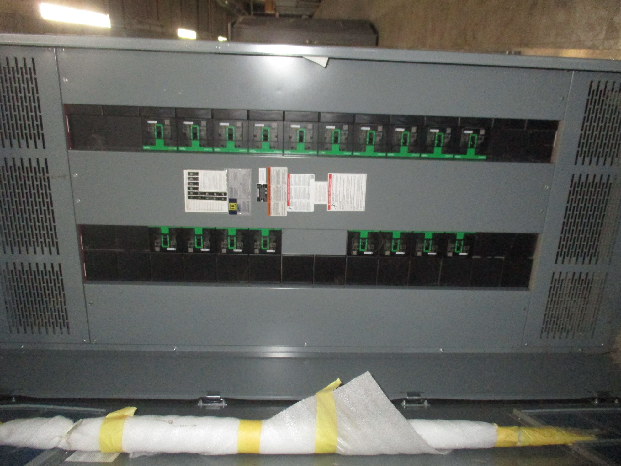 Square D QED Power Style Switchboard NW40BH2 | 4000 Amp Main Breaker ...